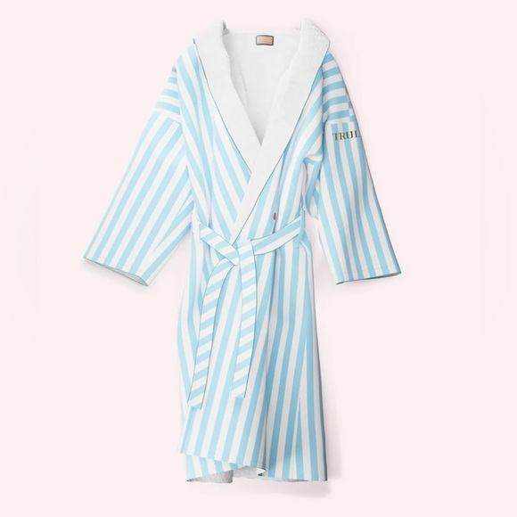 TRULY | Intimates & Sleepwear | New Truly Beauty Mykonos Luxury Robe ...